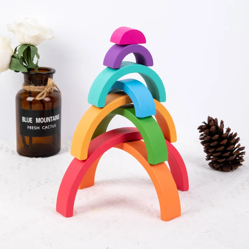 Jeu de construction arc-en-ciel en bois